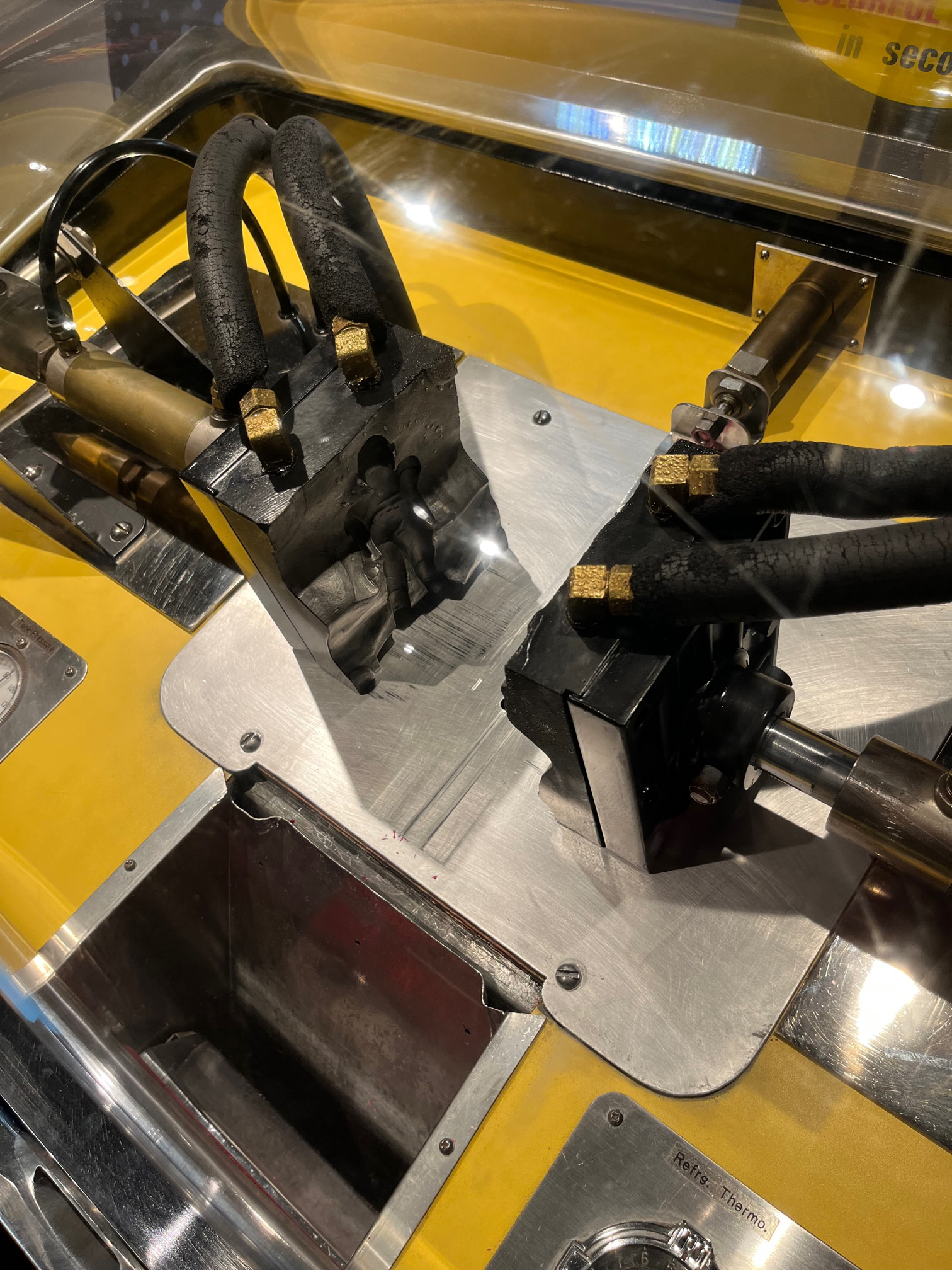 Meet the Mold-A-Rama machine, 3D printing’s older, kitschy cousin ...