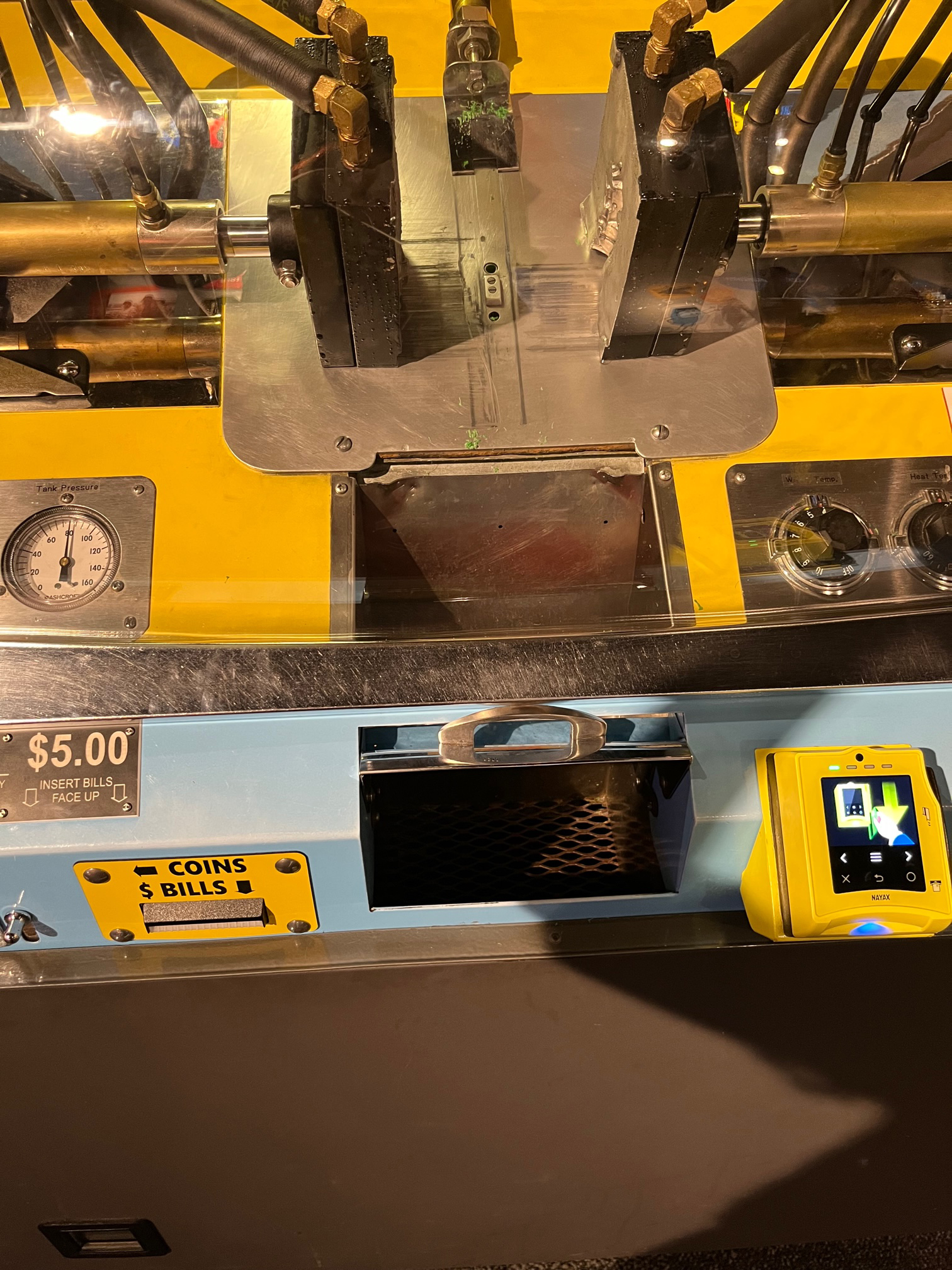 Meet the Mold-A-Rama machine, 3D printing’s older, kitschy cousin ...